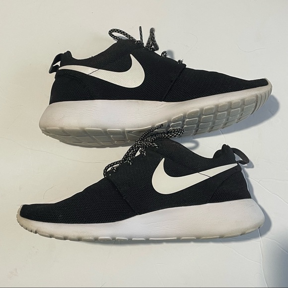 Nike | Shoes | Nike Womens Roshe One Shoes Sneakers Size 8 Black White ...